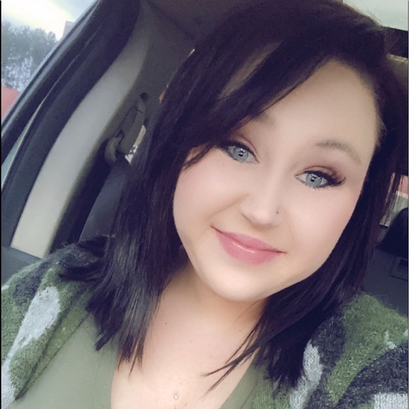 Riley's Closet (@riley_mcnamara) | Poshmark